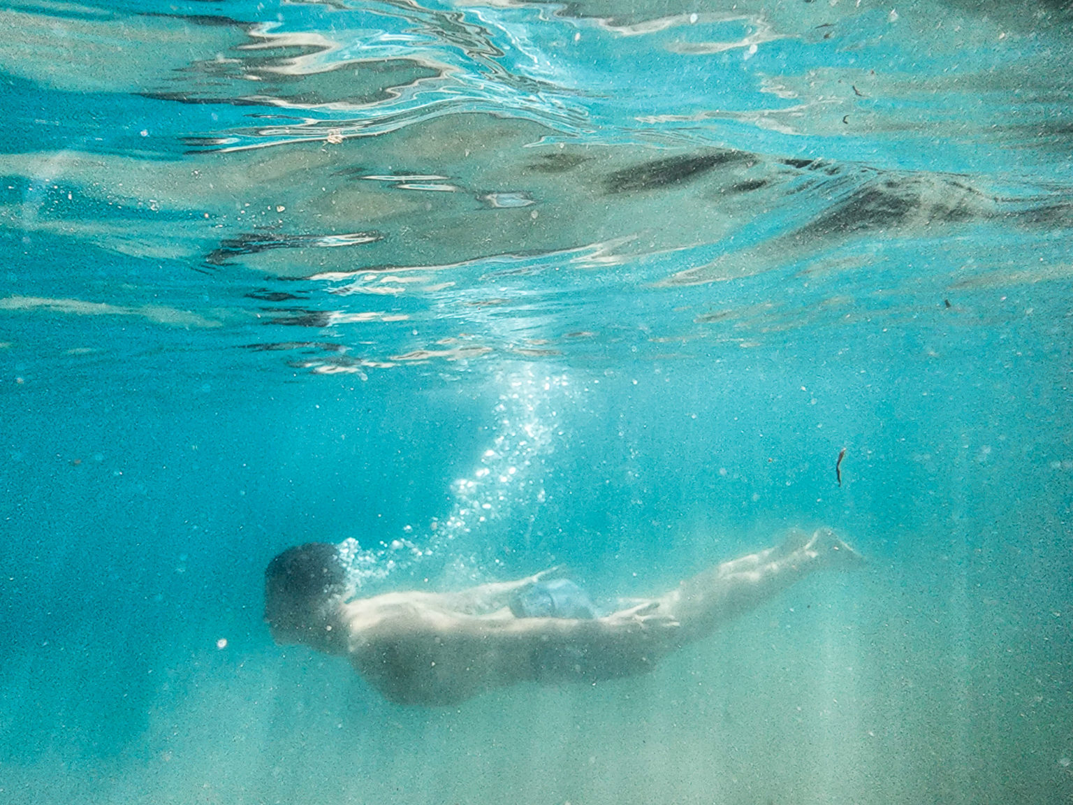 Take stunning underwater photos with your Phone - GDome - 2 Cups of Travel